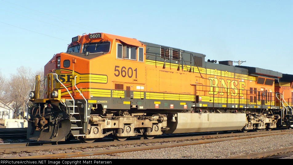 BNSF 5601